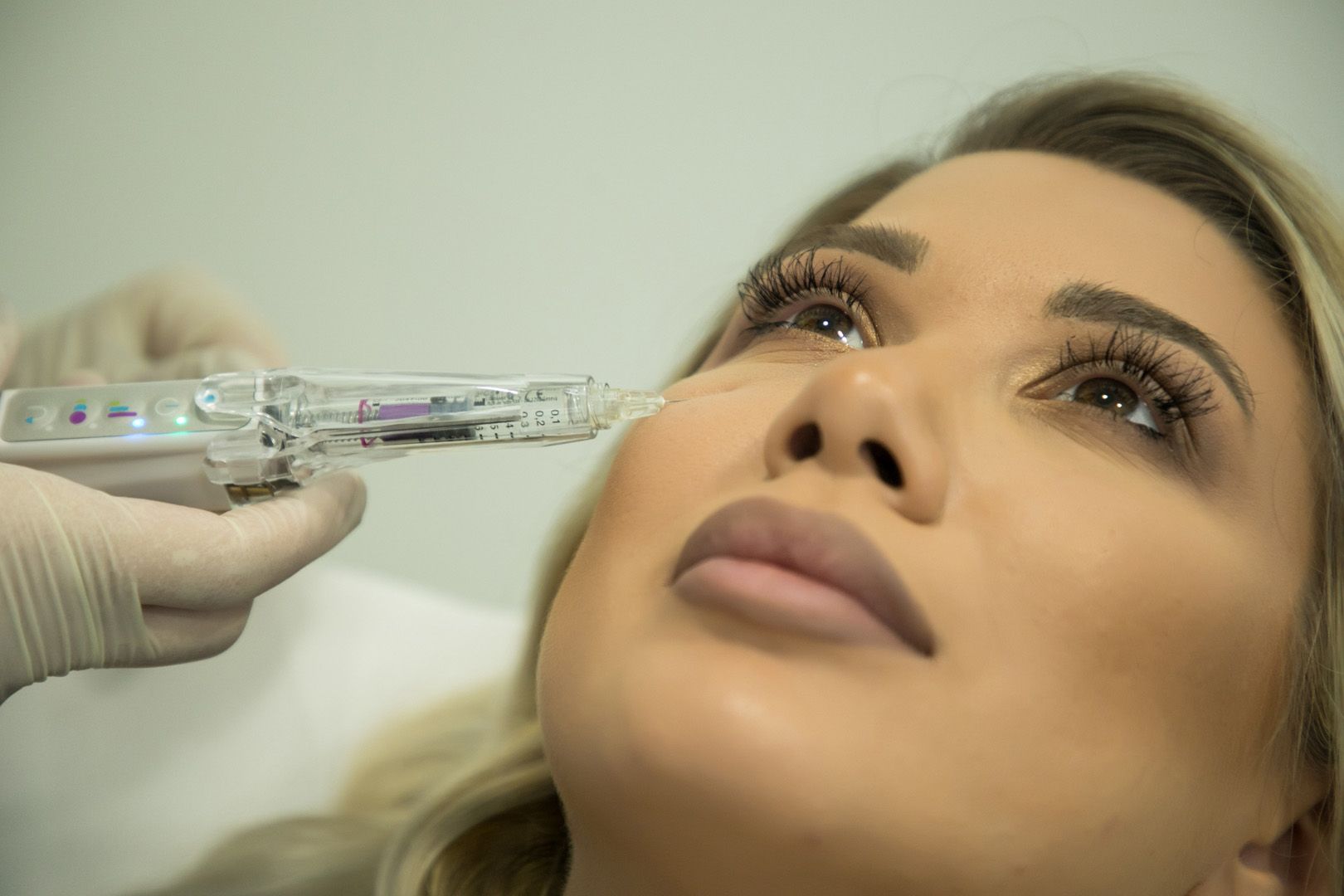 Corectie Cearcane cu Acid Hialuronic - MedTime